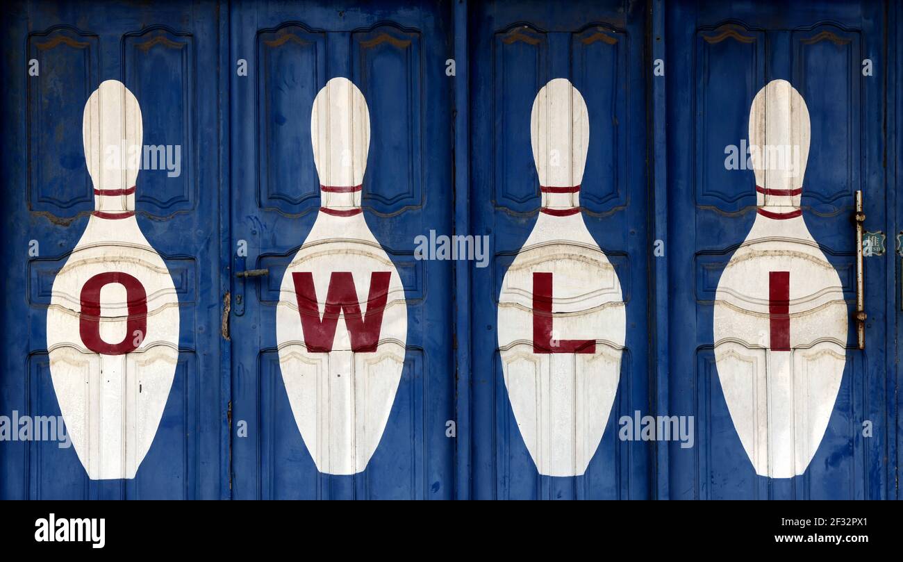 Bowling alley entrance hi-res stock photography and images - Alamy