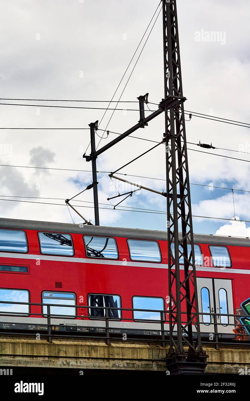 Elevated railway tracks metro trains hi-res stock photography and ...