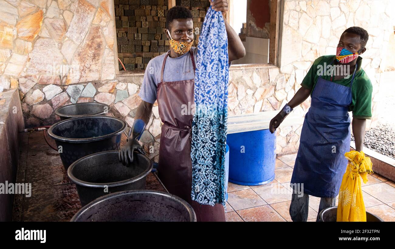 Batik die wax stamped material Accra Ghana. Ghanaian family makes ...