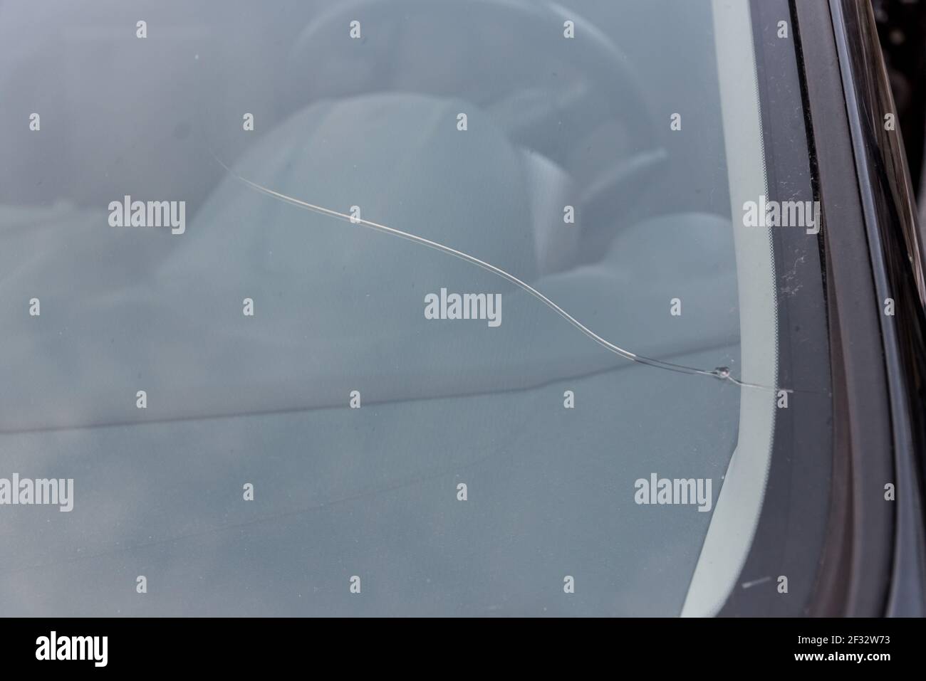 Windshield cracked hi-res stock photography and images - Alamy