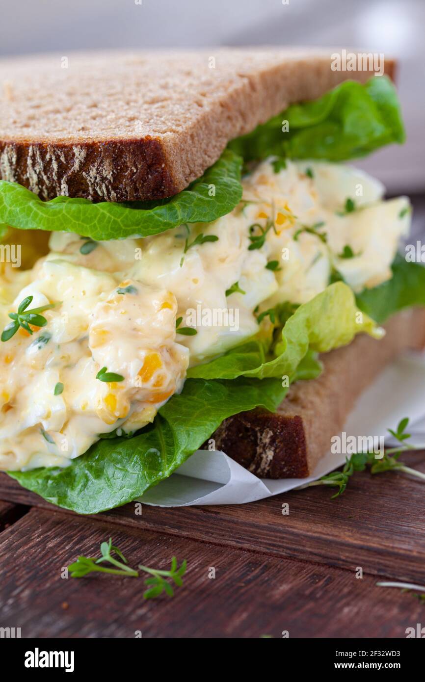 Overstuffed sandwich hi-res stock photography and images - Alamy