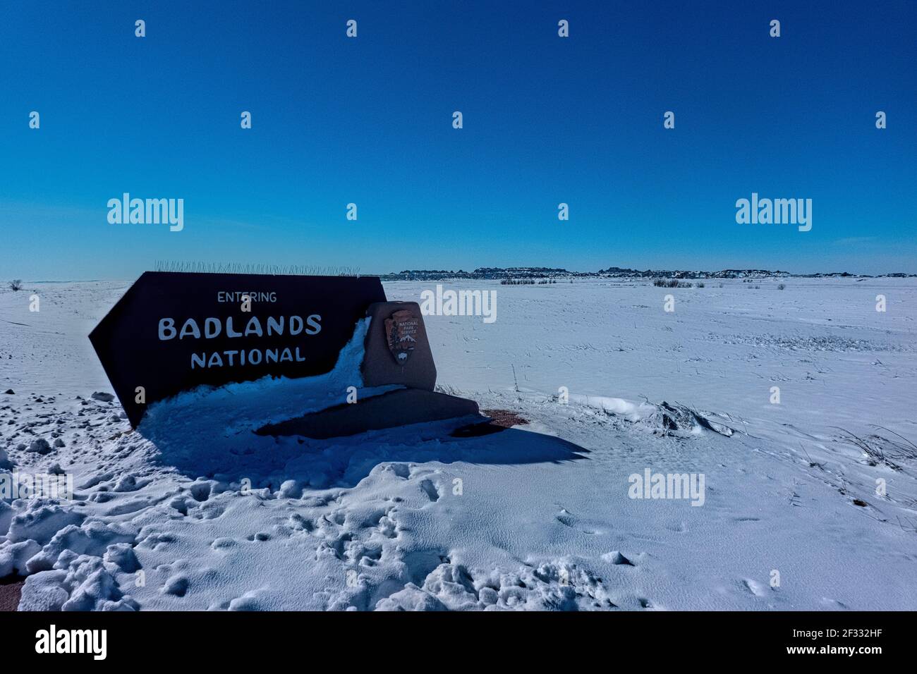 Badlands national park entrance sign hi-res stock photography and ...