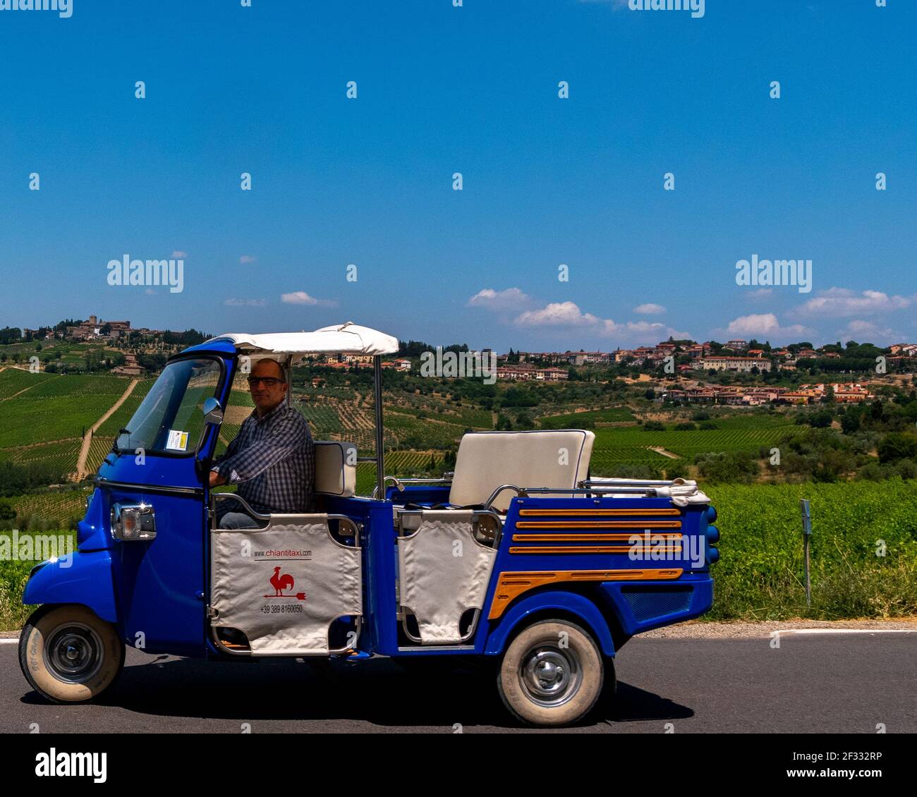 Tuscany taxi hi-res stock photography and images - Alamy