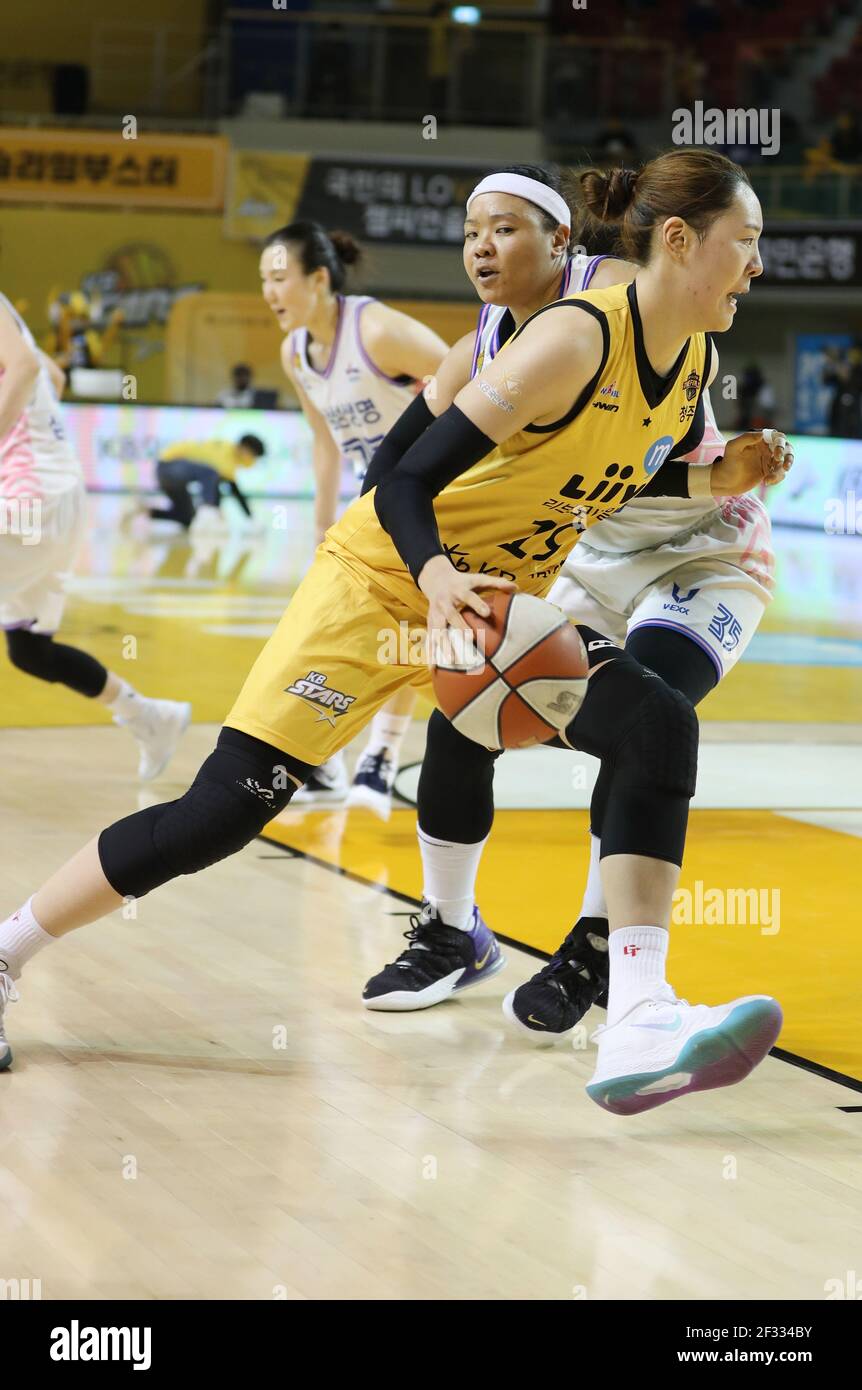 15th Mar, 2021. WKBL Finals Cheongju KB Stars' Park Ji-su (L) dribbles ...