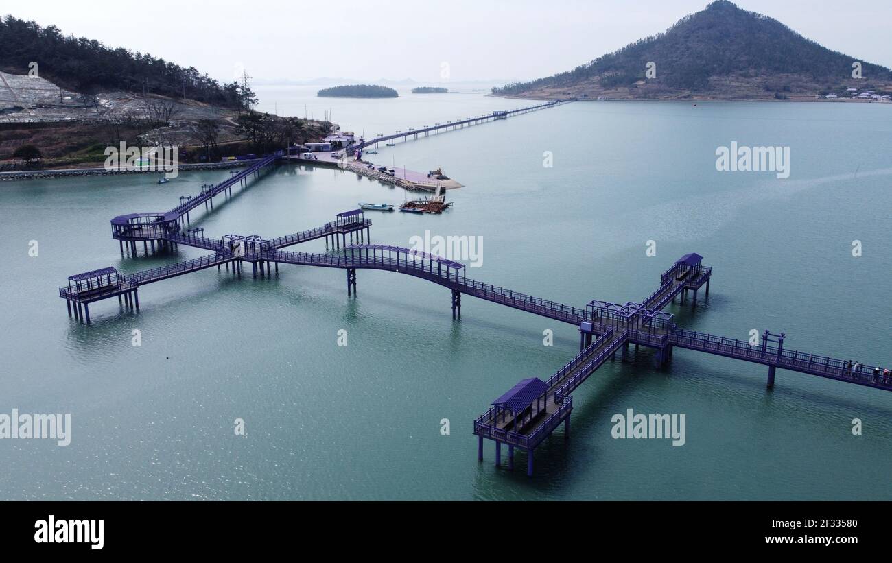 Coloured bridges hi-res stock photography and images - Alamy