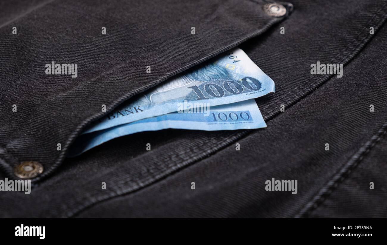 Pocket currency cash hi-res stock photography and images - Alamy
