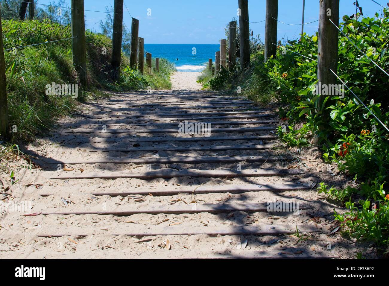 Path pathway walkway footpath hi-res stock photography and images - Alamy