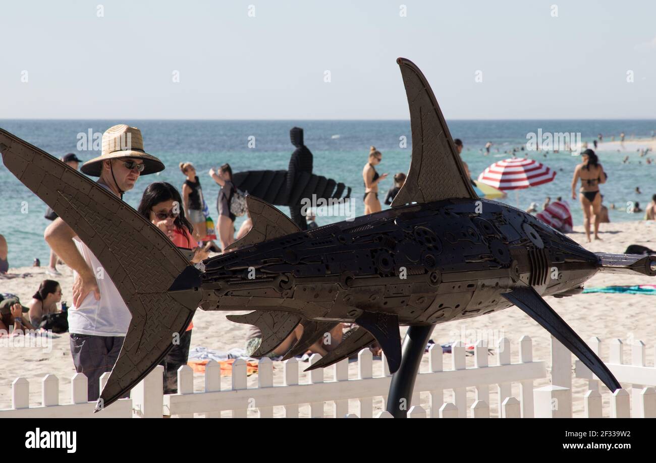 Metal shark sculptures hi-res stock photography and images - Alamy