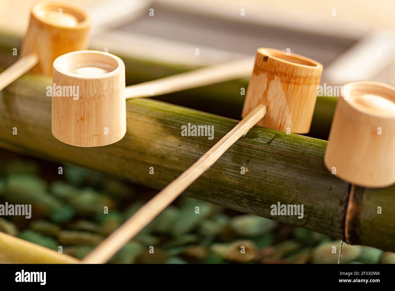 Shinto shrine ritual hi-res stock photography and images - Alamy