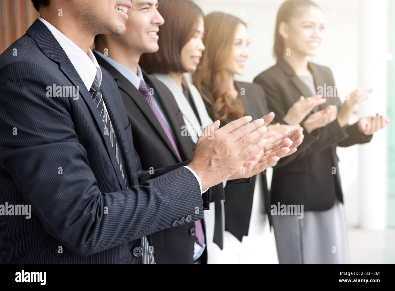 Cheer clap hi-res stock photography and images - Alamy