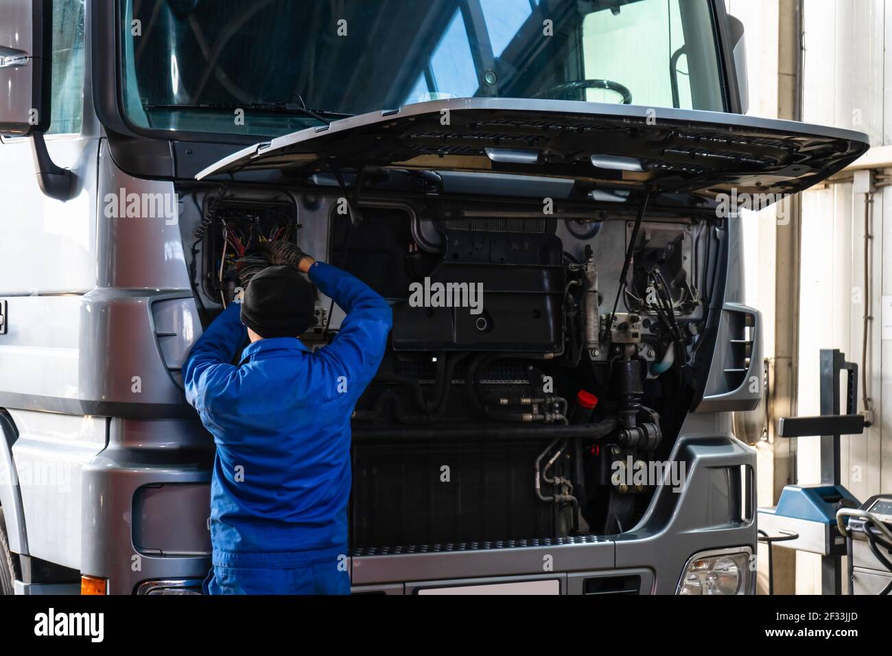Semi truck interior hi-res stock photography and images - Alamy