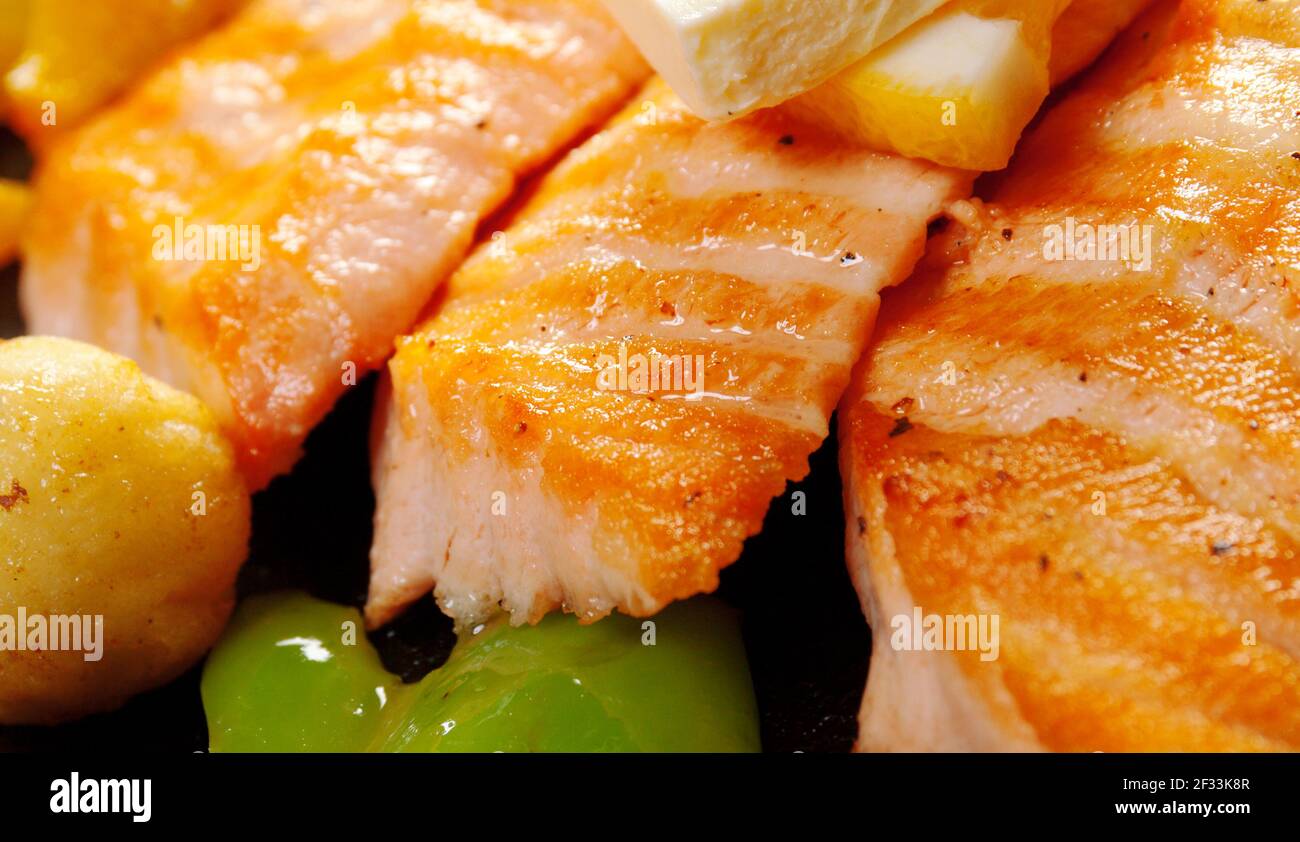 Baliq kebab - Azerbaijani kebab , fish is divided into chunks, which ...