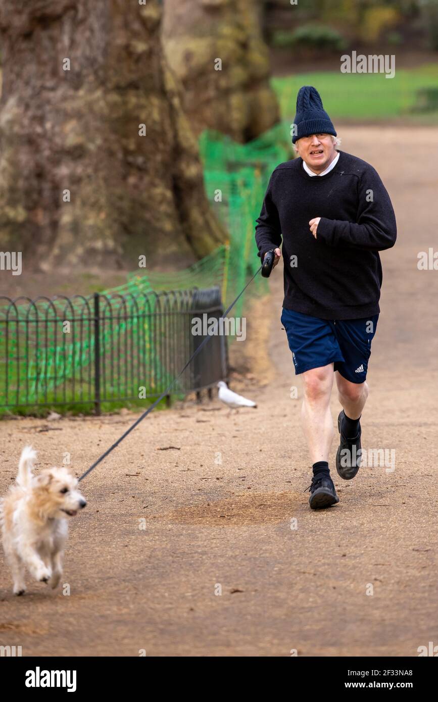 Boris johnson walking dog hi-res stock photography and images - Alamy