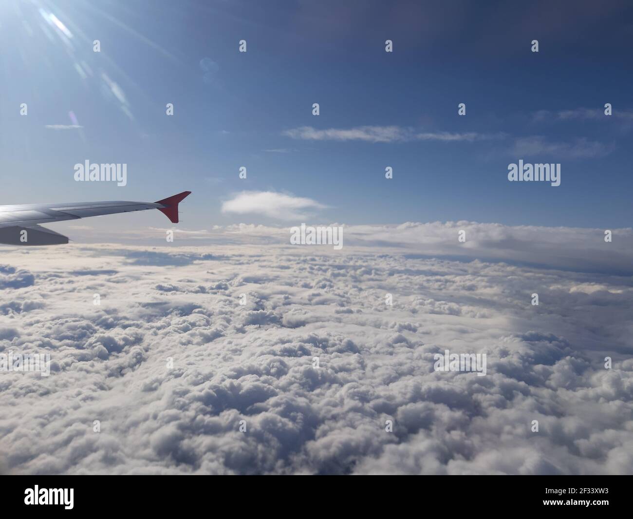 Clouds outside window jet hi-res stock photography and images - Alamy