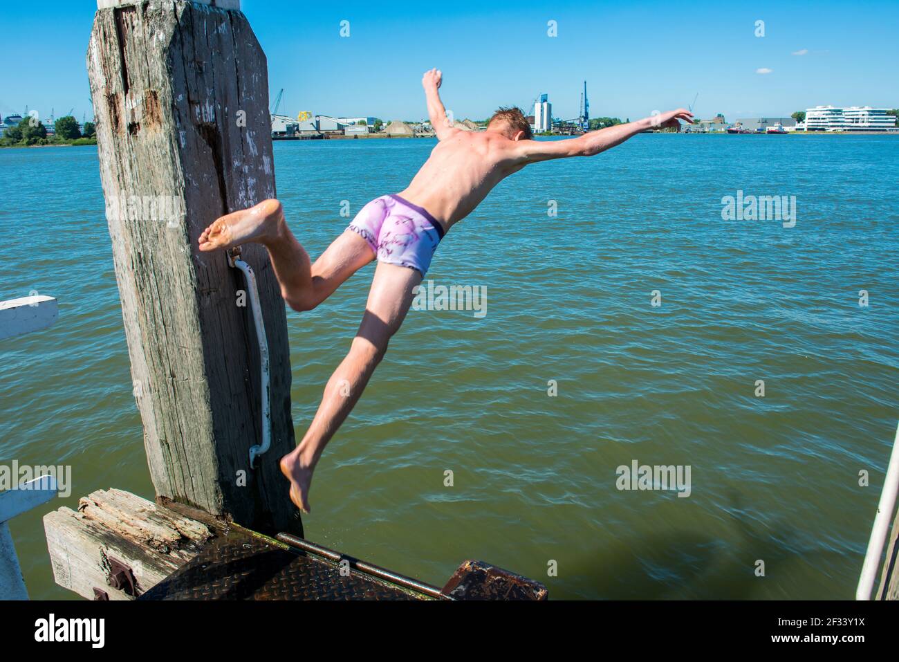 Schooljongen hi-res stock photography and images - Alamy