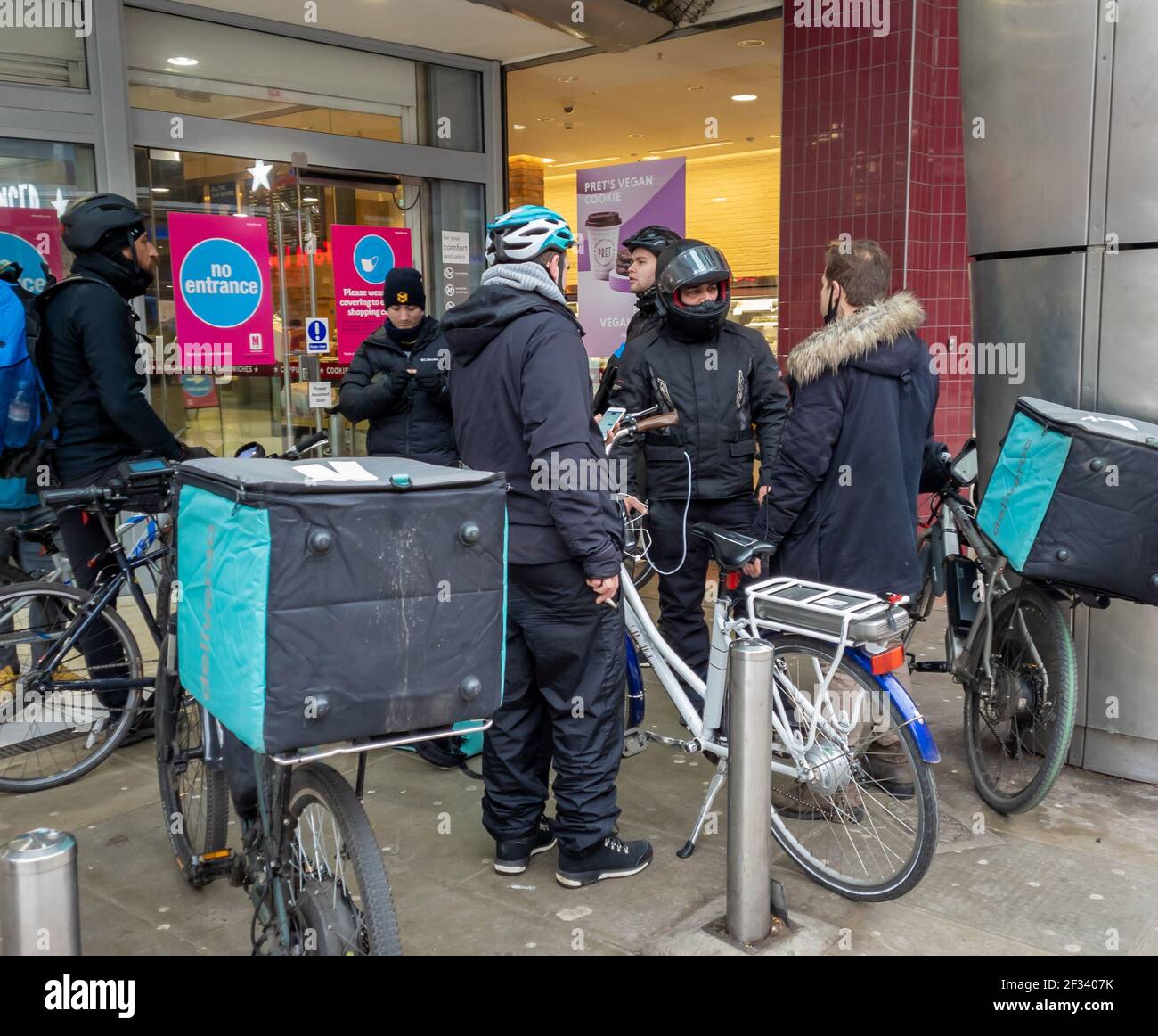 Waiting for delivery orders hi-res stock photography and images - Alamy