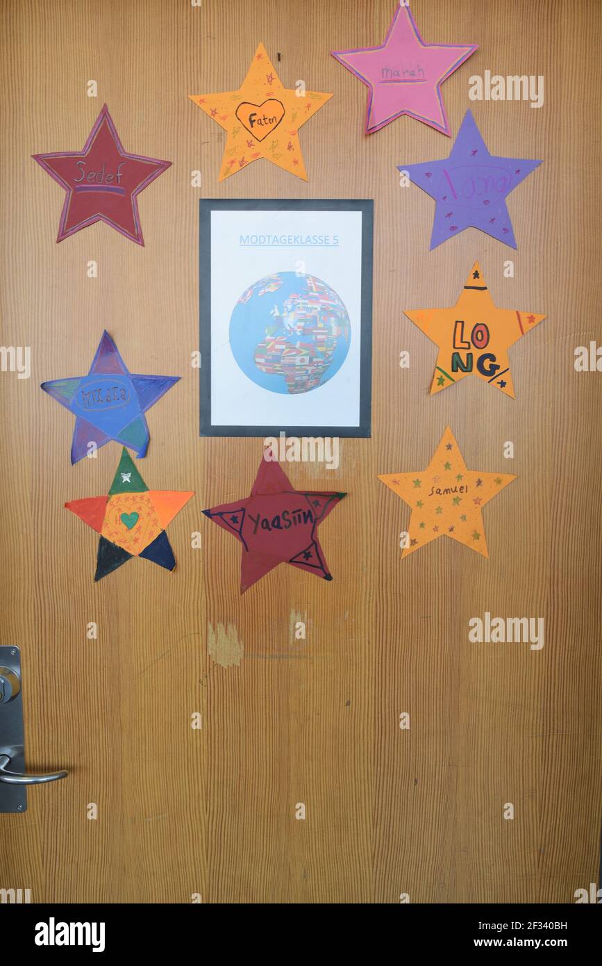 Classroom door hi-res stock photography and images - Alamy