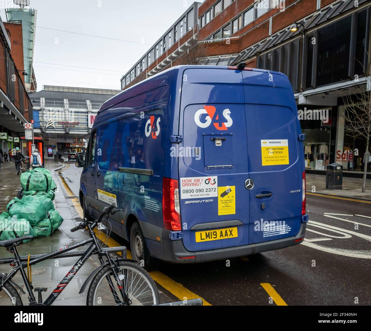 Group 4 securicor g4s hi-res stock photography and images - Alamy