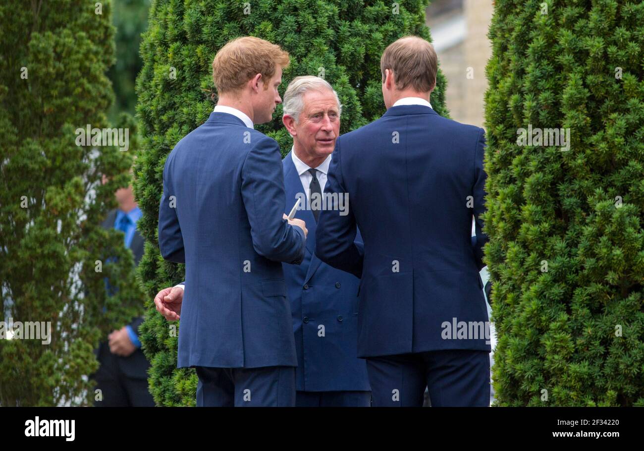 File pic shows: Prince Charles seen kissing Prince Harry on greeting ...