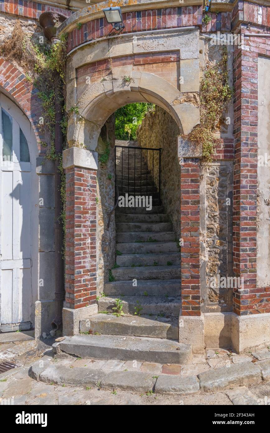 Dampierre en yvelines castle hi-res stock photography and images - Alamy