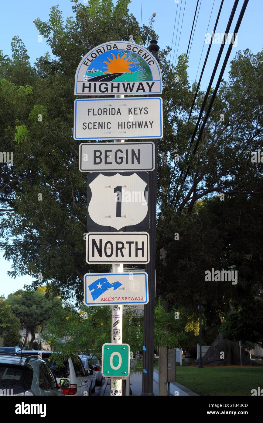 Us highway road signs hi-res stock photography and images - Alamy
