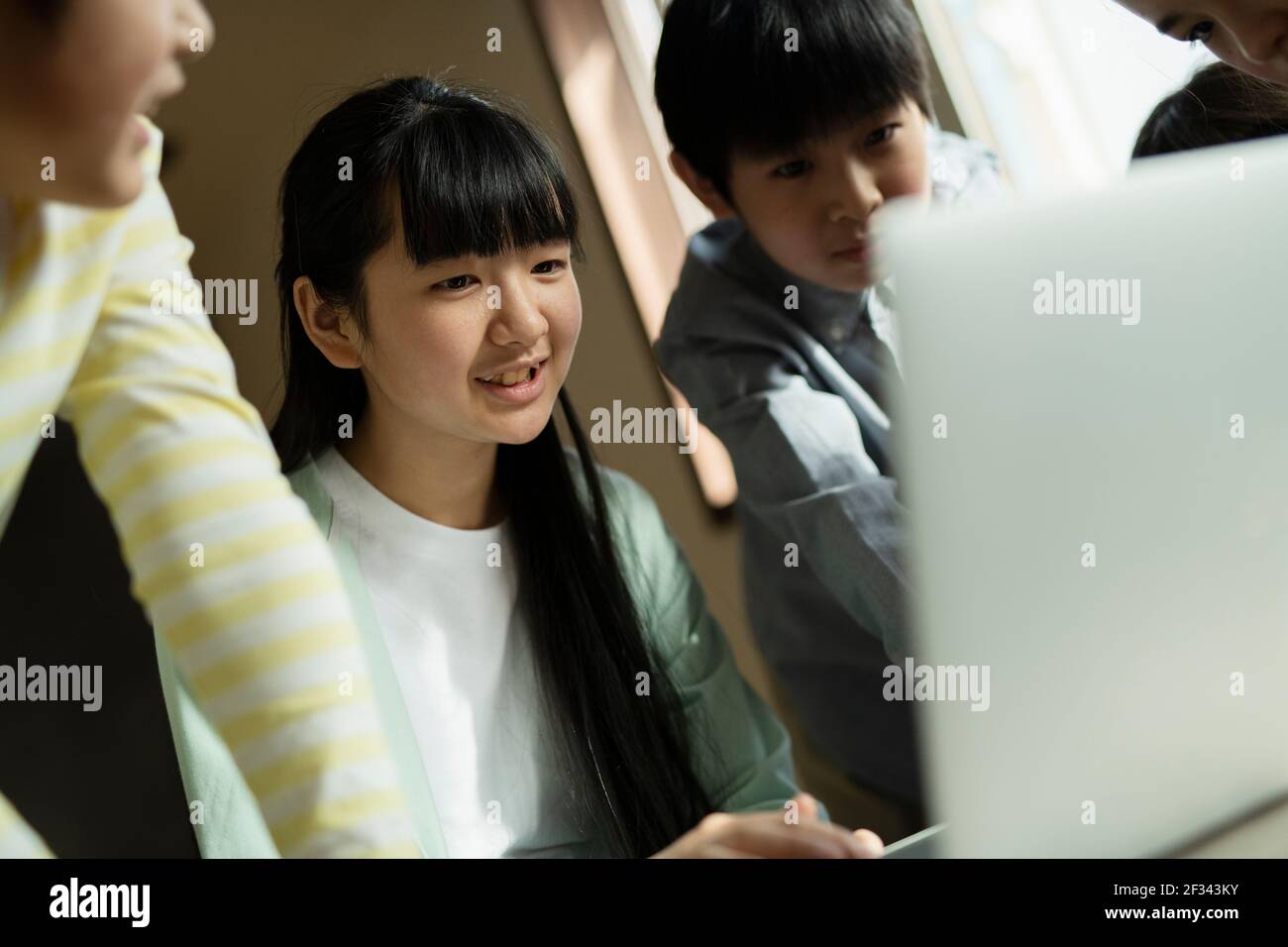 Japanese elementary school kids in the classroom hi-res stock ...