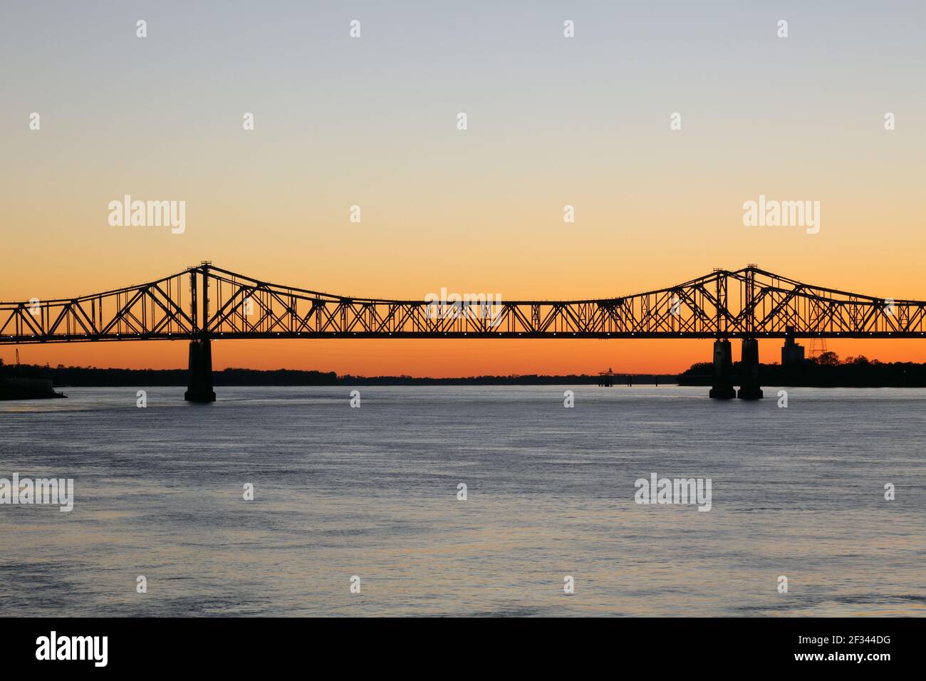 geography / travel, USA, Mississippi, Natchez, bridge across ...