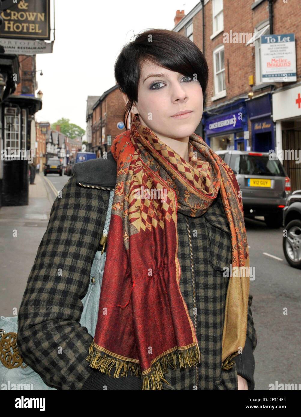 Slinger hi-res stock photography and images - Alamy