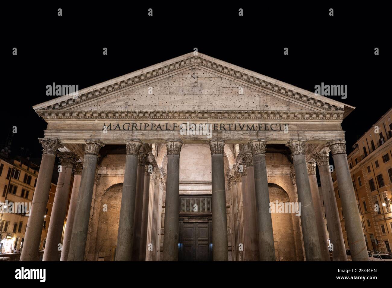 The Pantheon church at night, ancient Roman temple (113 to 125 AD) in ...