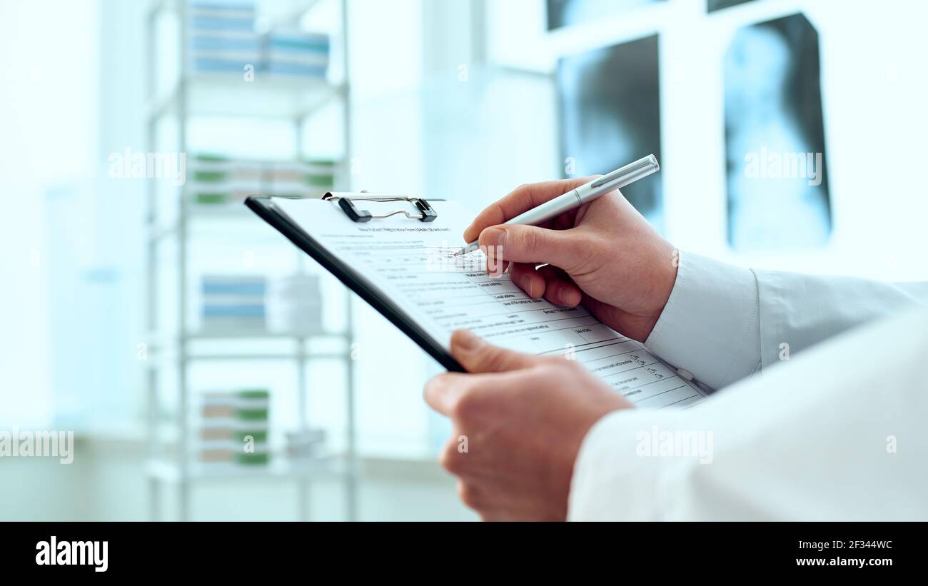 Patient registration card hi-res stock photography and images - Alamy