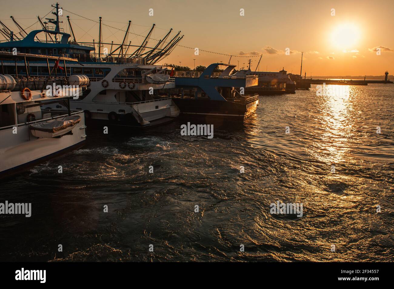 Boats on sea water hi-res stock photography and images - Alamy