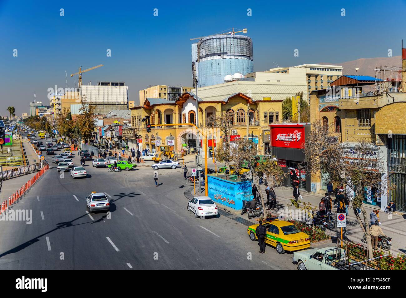 Iranian street scene hi-res stock photography and images - Alamy