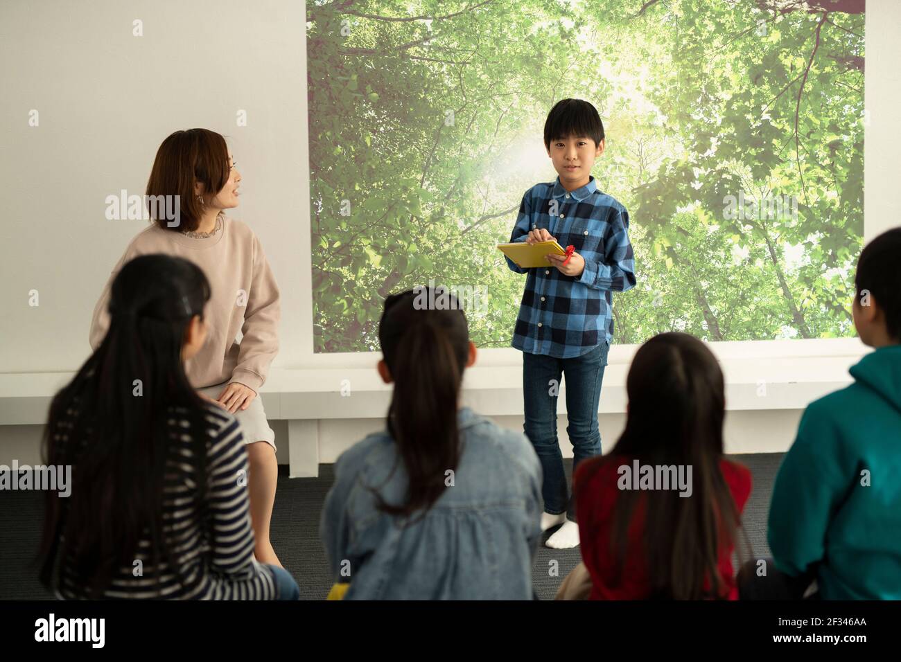 Child Giving Presentation Stock Photo - Alamy