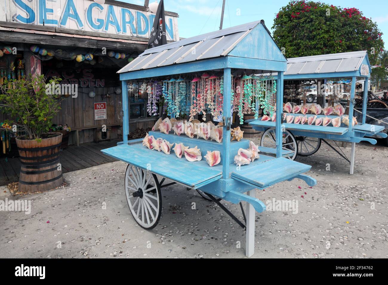 geography / travel, USA, Florida, Key West, scenes at Mallory Square ...