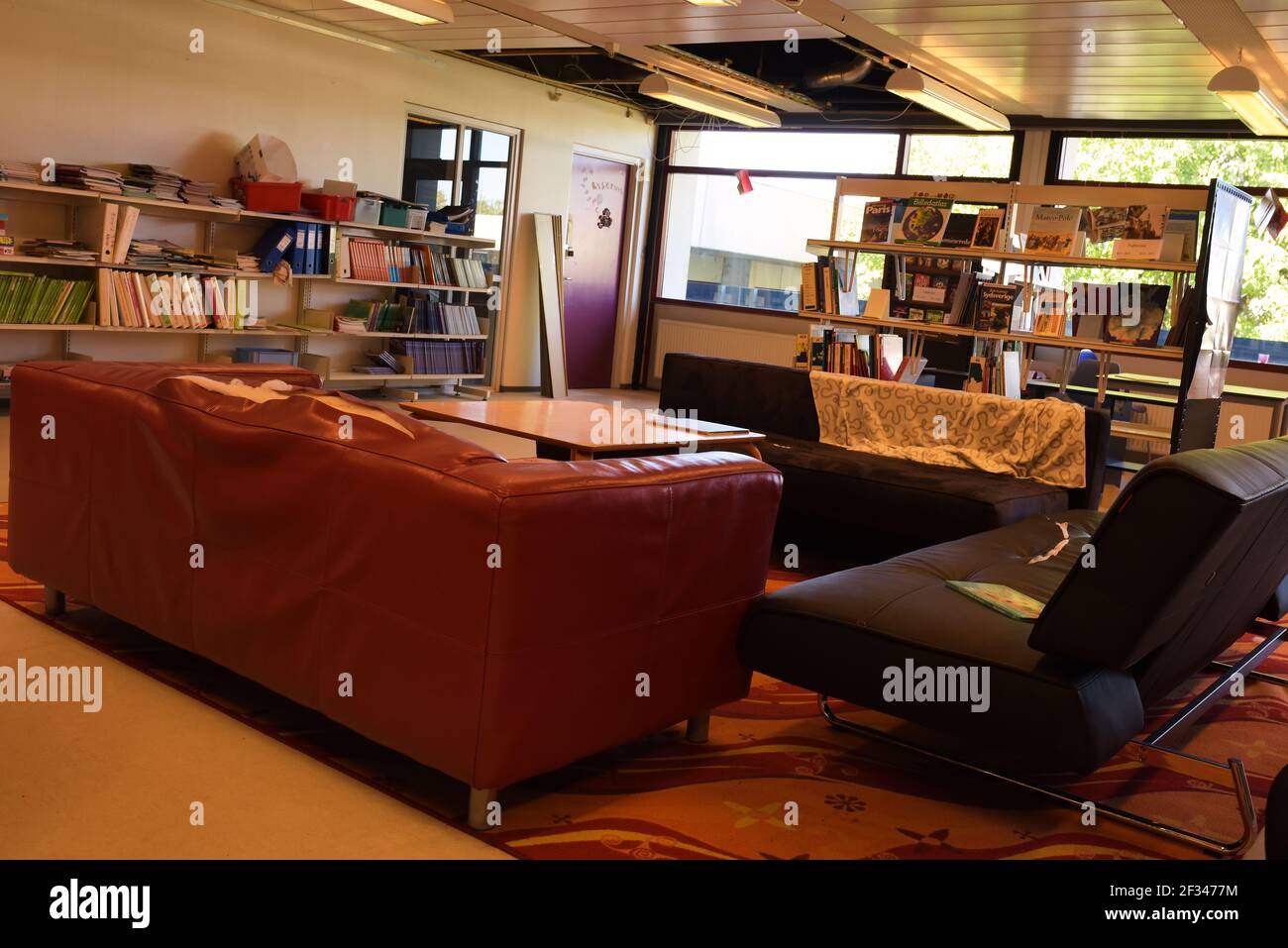 Library seating hi-res stock photography and images - Alamy