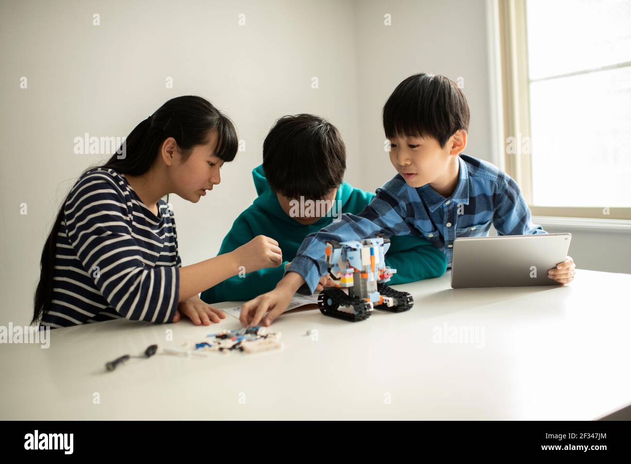 Robot school child japan hi-res stock photography and images - Alamy
