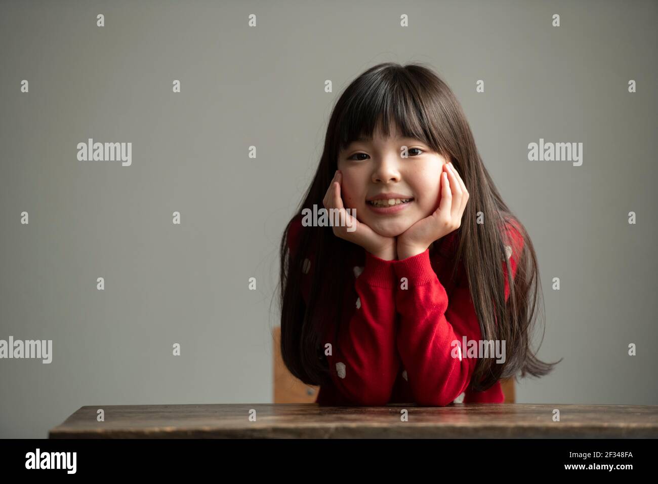 Resting on elbows hi-res stock photography and images - Alamy