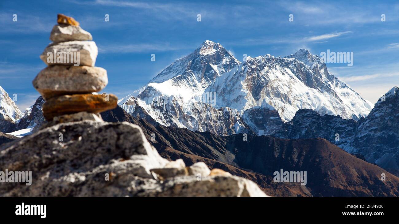 Everest pyramid hi-res stock photography and images - Alamy