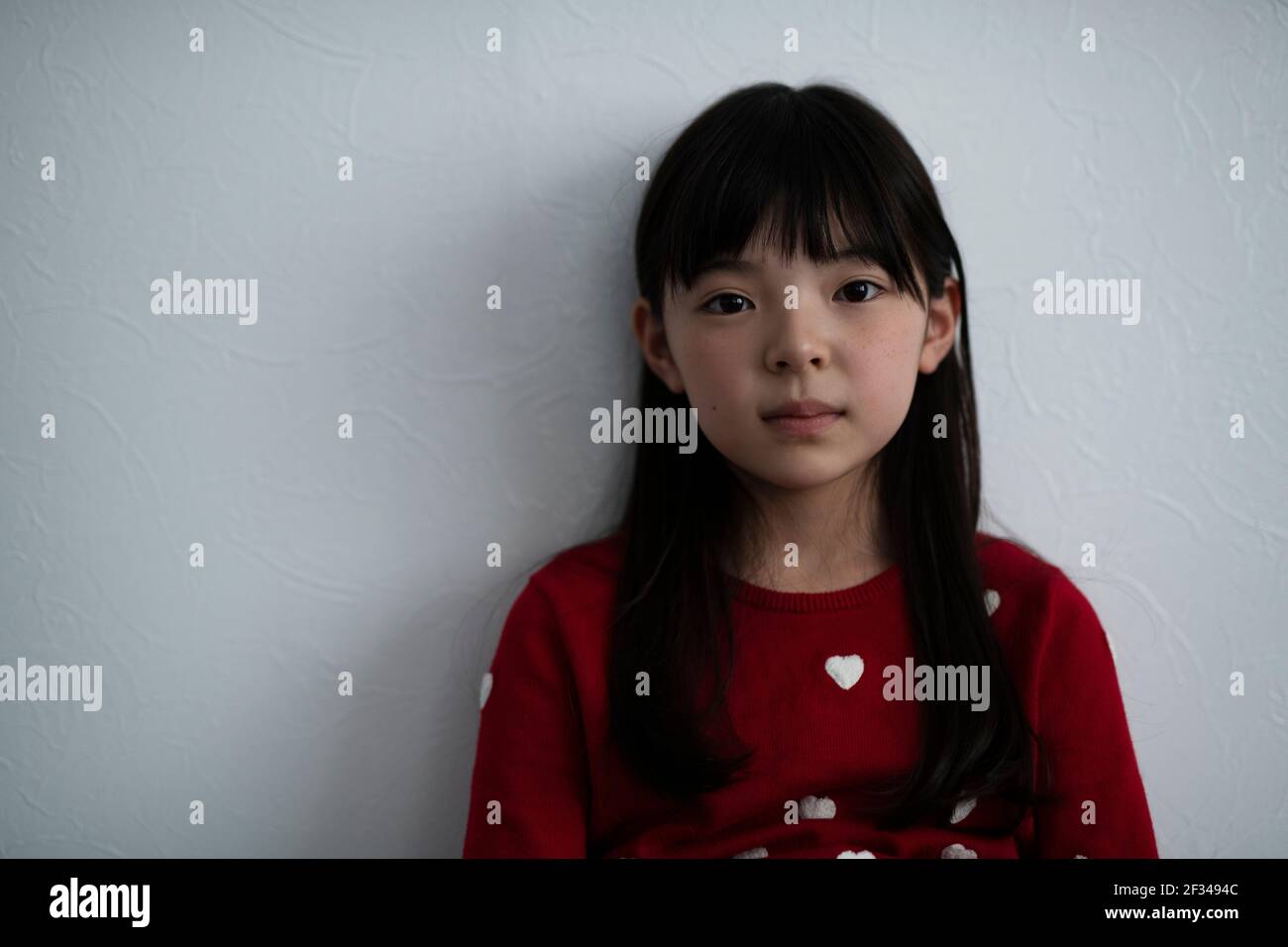Girl staring at camera hi-res stock photography and images - Alamy