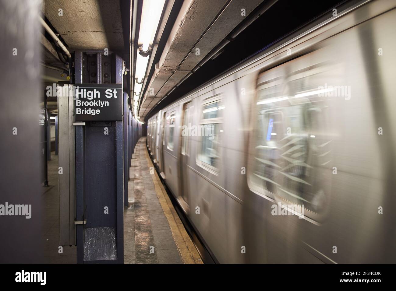 New york underground subway with fast moving train Stock Photo - Alamy