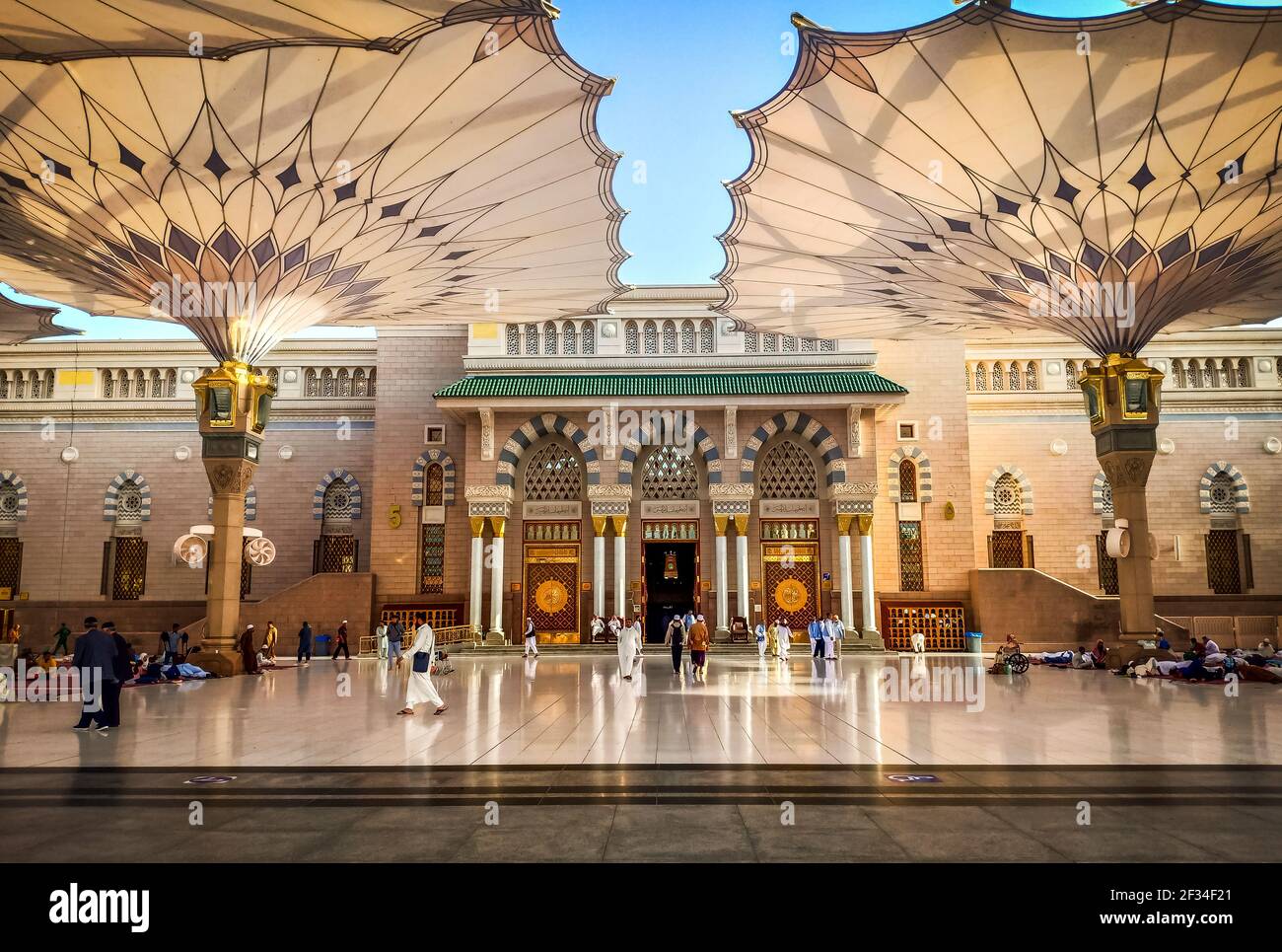 mosque of the prophet muhammad in madina, Saudi arabia Stock Photo - Alamy
