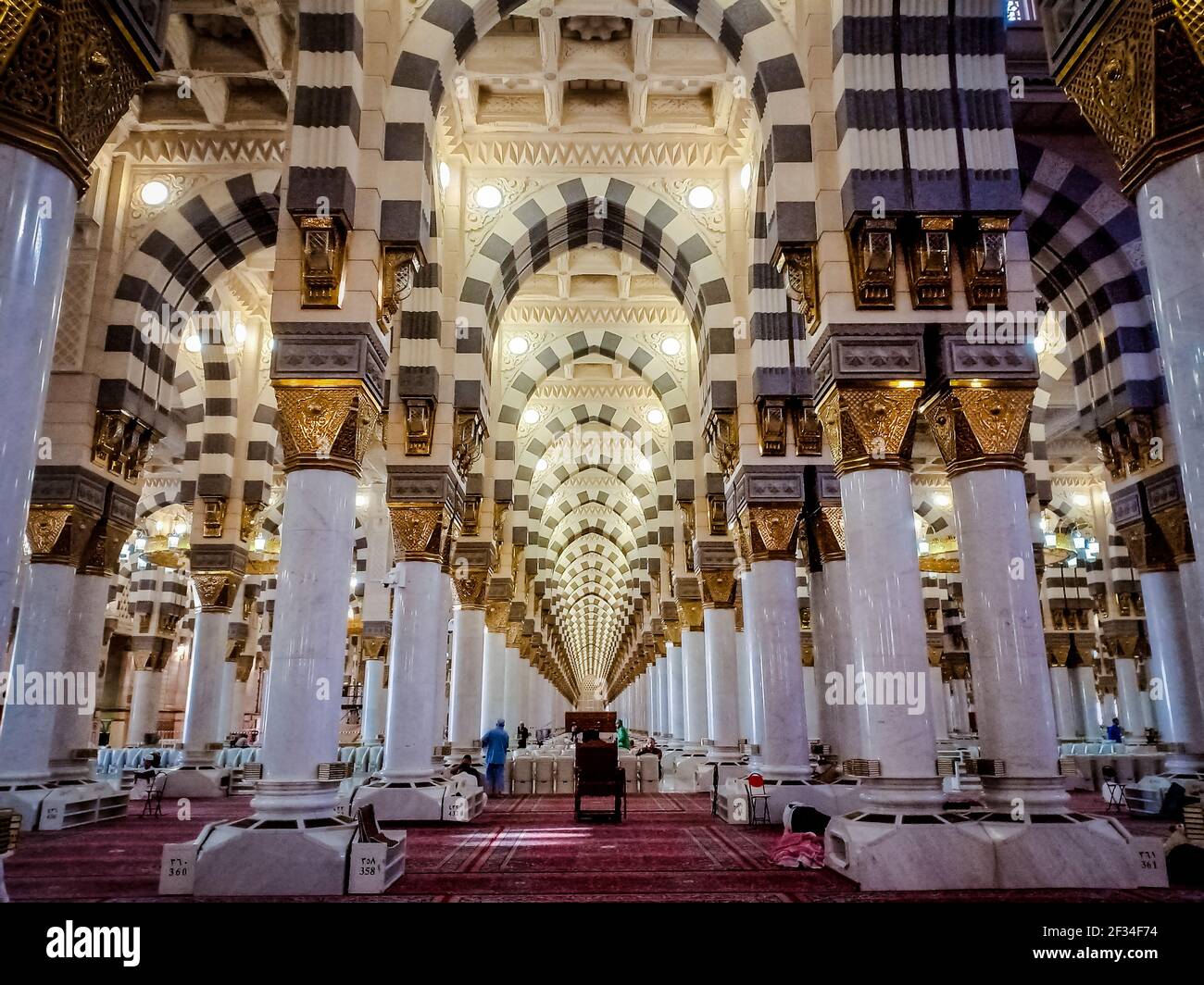 mosque of the prophet muhammad in madina, Saudi arabia Stock Photo - Alamy