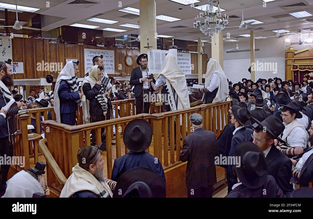 United torah judaism hi-res stock photography and images - Alamy