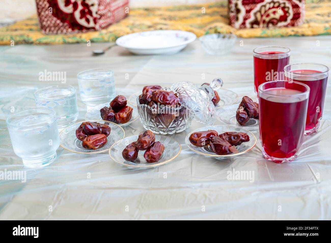 Arabic sit with date and water and juice preparing for iftar Stock ...