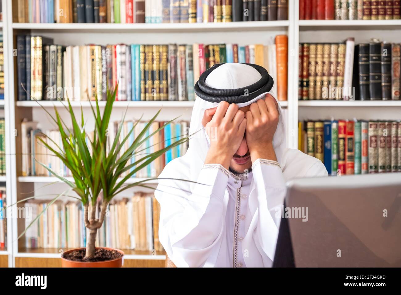 Sad arab muslim man hi-res stock photography and images - Alamy