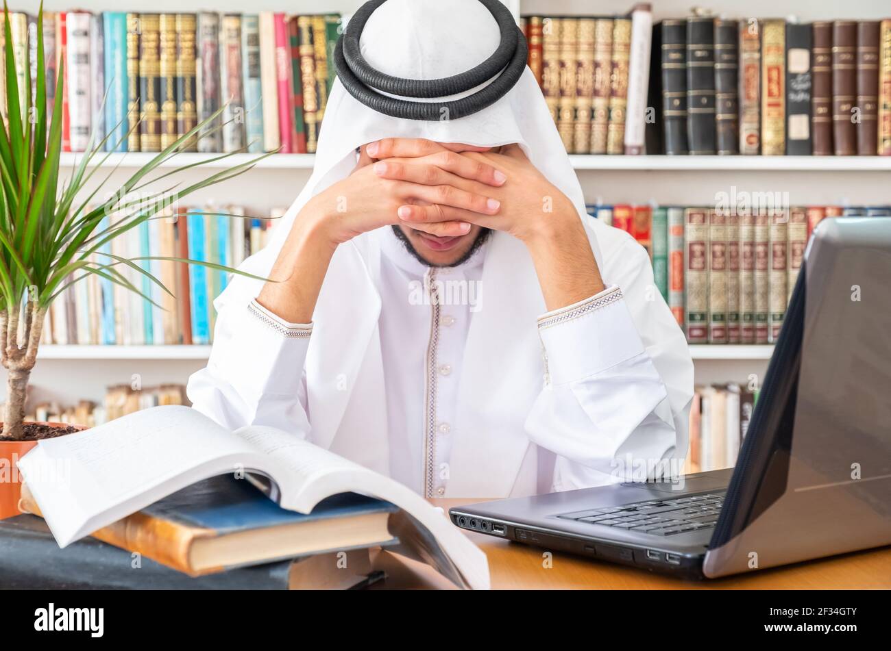 Sad arab muslim man hi-res stock photography and images - Alamy