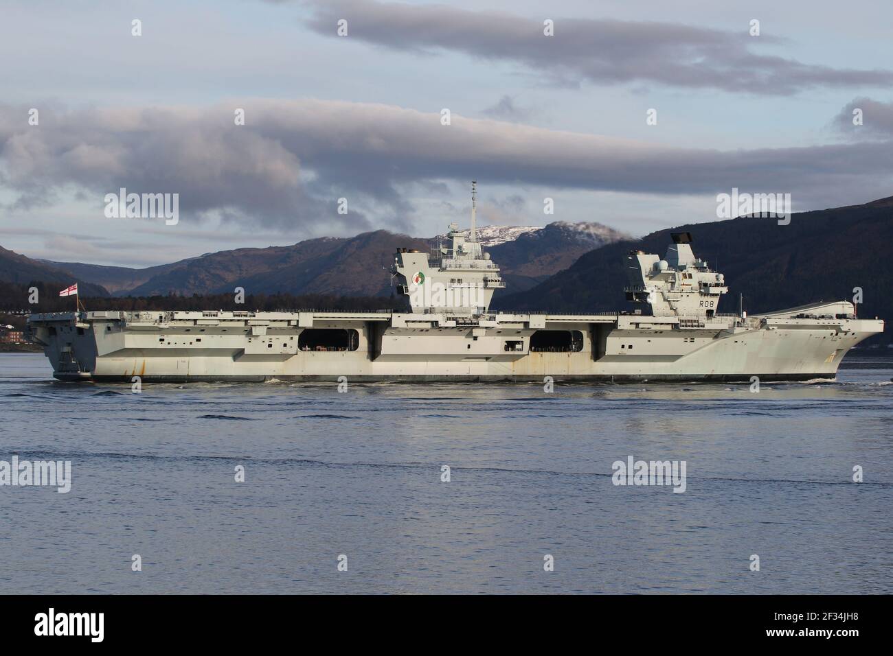 HMS Queen Elizabeth (R08), a Queen Elizabeth-class aircraft carrier ...
