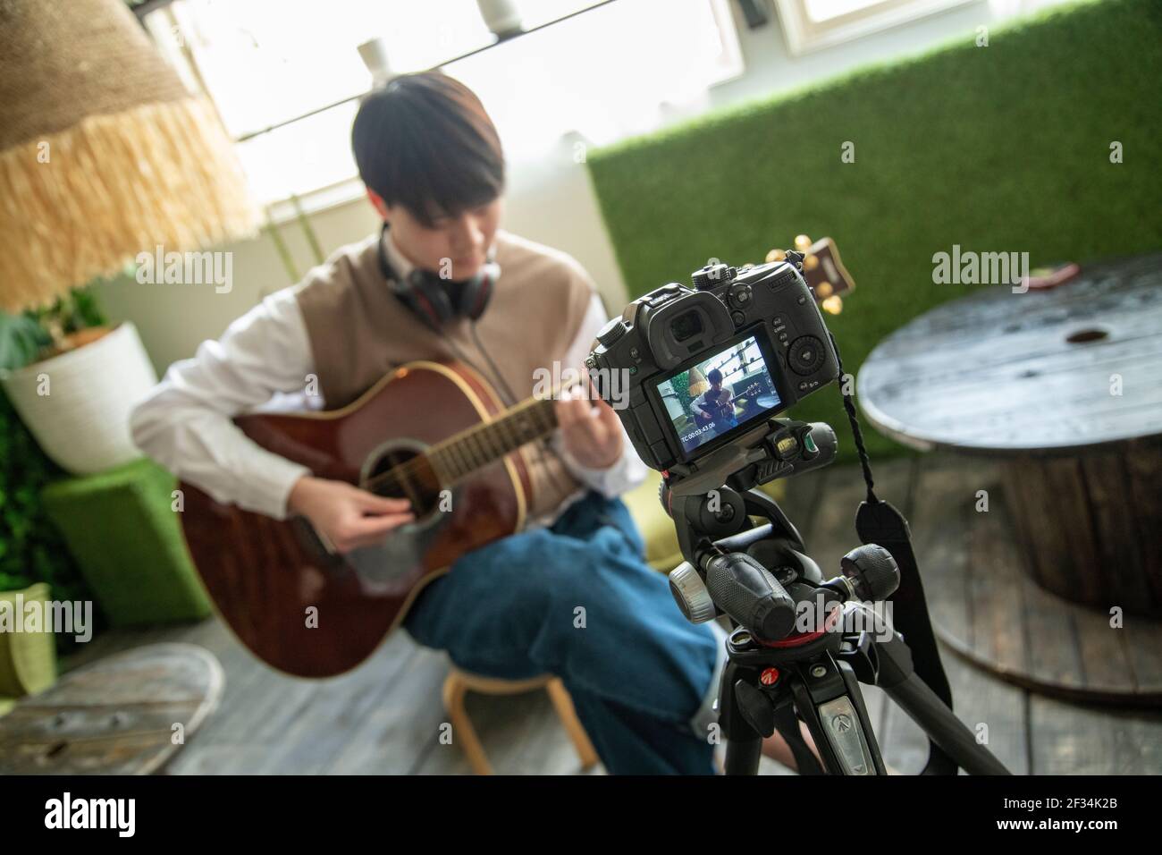 Man Live Streaming Stock Photo - Alamy