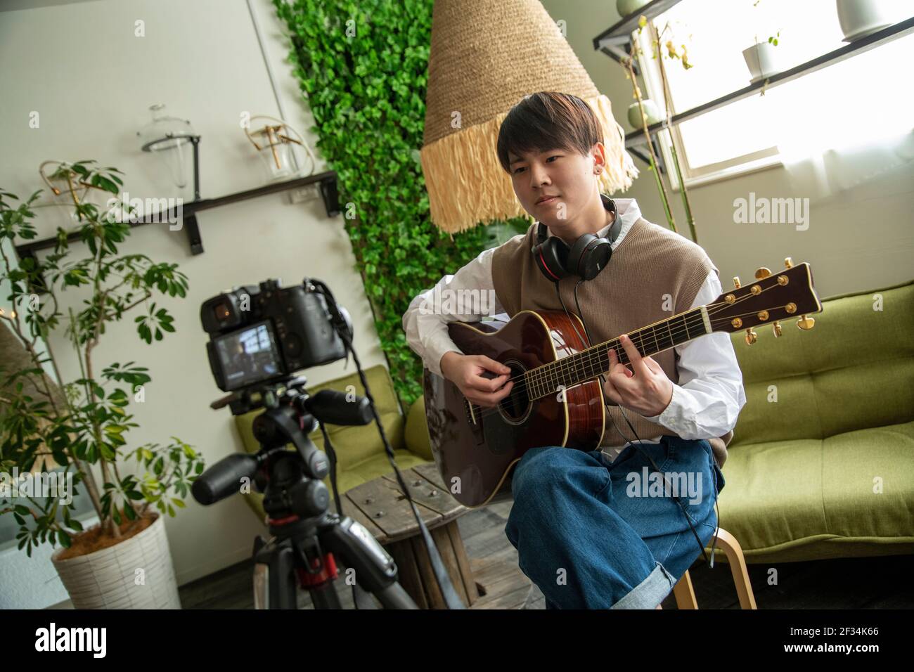 Man Live Streaming Stock Photo - Alamy