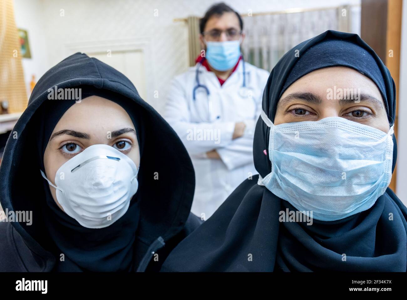 Arab family arabic son hi-res stock photography and images - Alamy